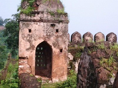 Palamu Fort, Daltonganj, India Tourist Information