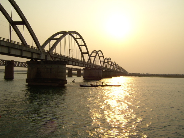Godavari Arch Bridge, Rajahmundry, India Photos