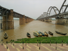 Godavari Arch Bridge, Rajahmundry, India Photos