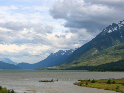Kinbasket Lake, Canada Tourist Information