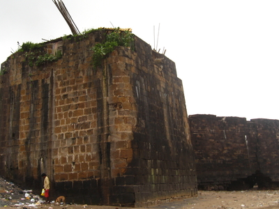 Mahim Fort, Mumbai, India Tourist Information