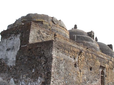 Makai Kothar And Navlakha Kothar, Champaner, India Tourist Information