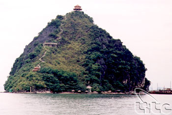 Titov Island and Beach, Vietnam Tourist Information