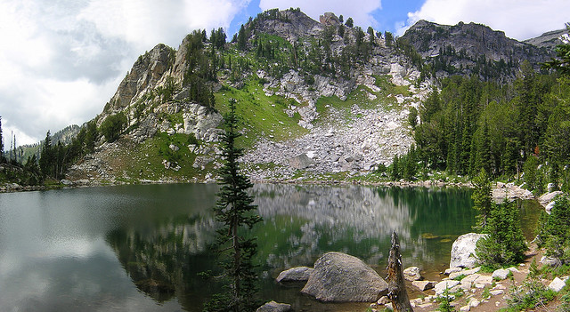 Amphitheater Lake Trail, United States Tourist Information