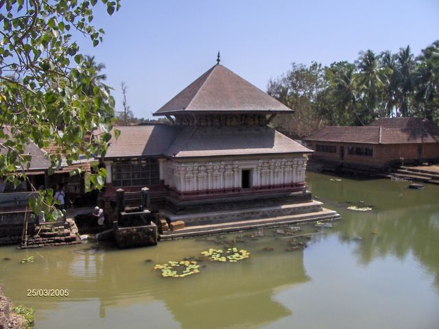 Ananthapura Lake Temple, Kasaragod, India Tourist Information
