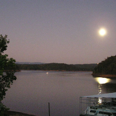 Carters Lake, United States Tourist Information