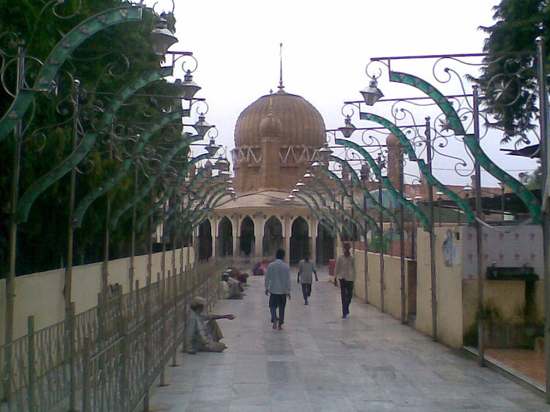 Hazrat Baba Tajjuddin Dargah, Nagpur, India Tourist Information