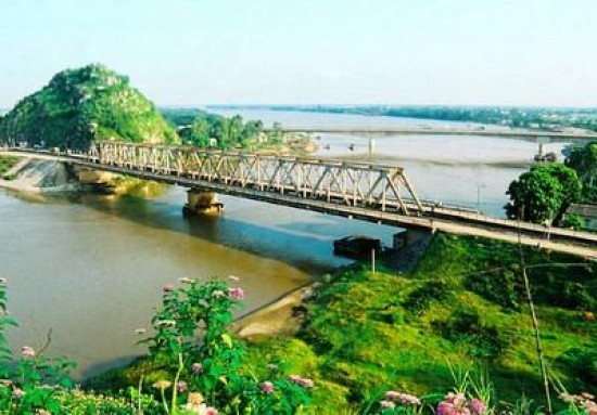 Ham Rong Bridge, Thanh Hoa city, Vietnam Tourist Information