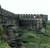 Manikgarh Fort, India Tourist Information