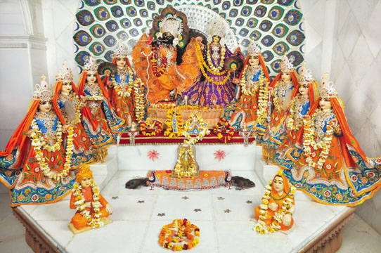 Shree Radha Ras Bihari Ashta Sakhi Temple, Vrindavan, India Tourist ...