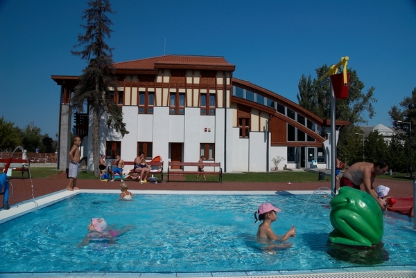 Thermal Bath of Makó, Hungary Tourist Information